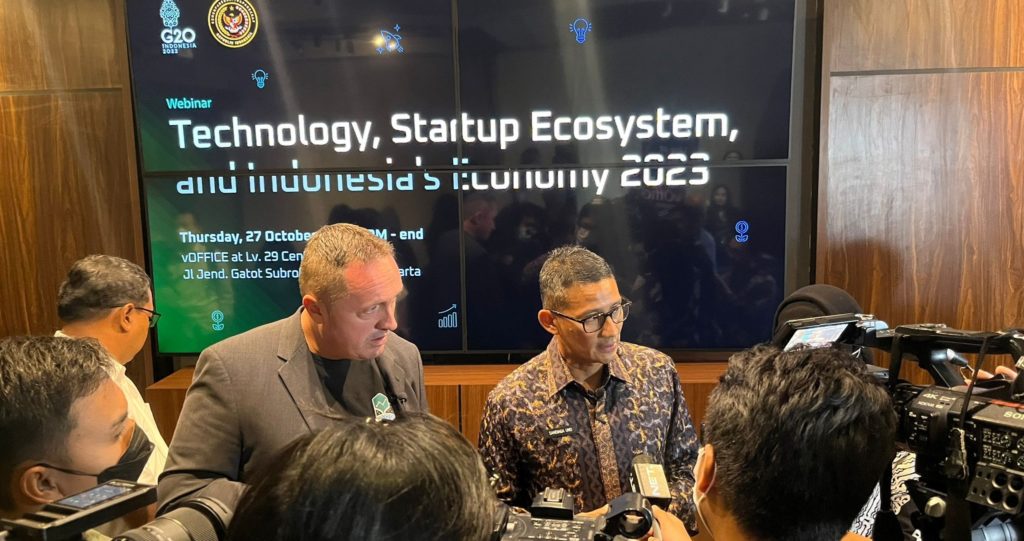 Ecosystem and Trend in Implementing Geospatial Technology in Indonesia